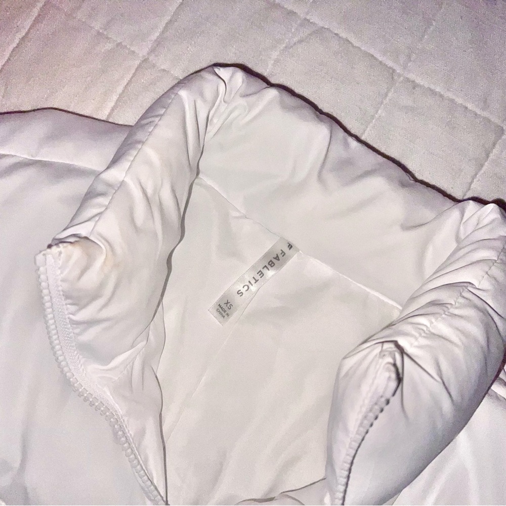 Fabletics White Cropped Down Puffer Jacket Xs - Gem